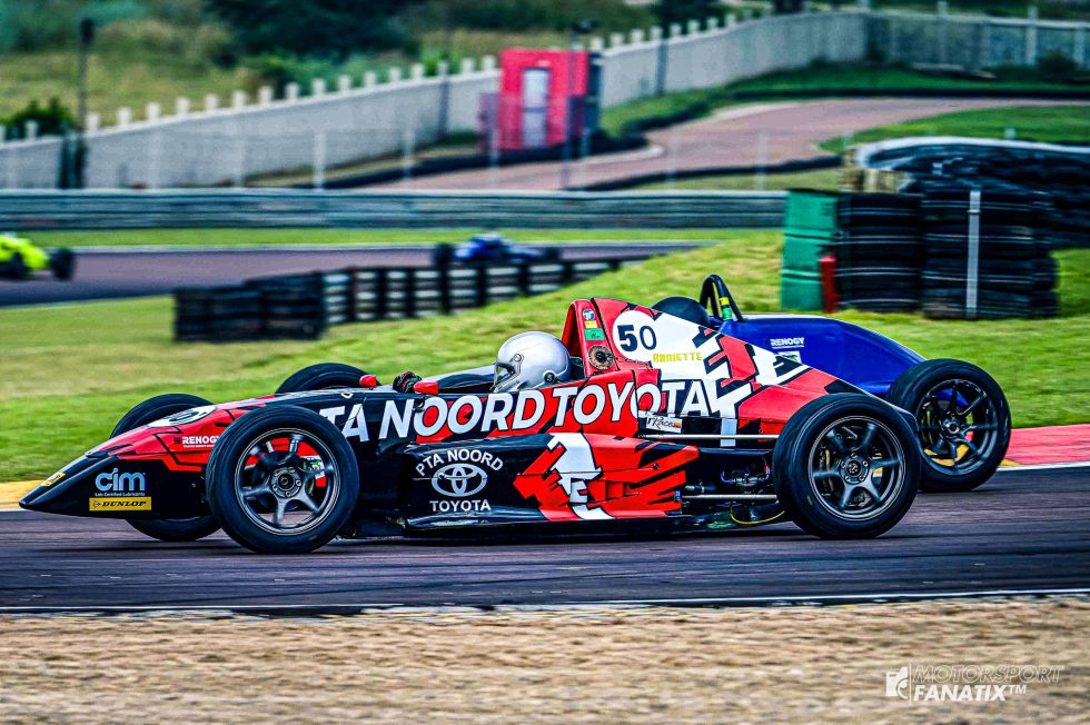 DRAMATIC FORMULA VEE SEASON OPENER FOR TJADEN TROMP | Motorsport South ...